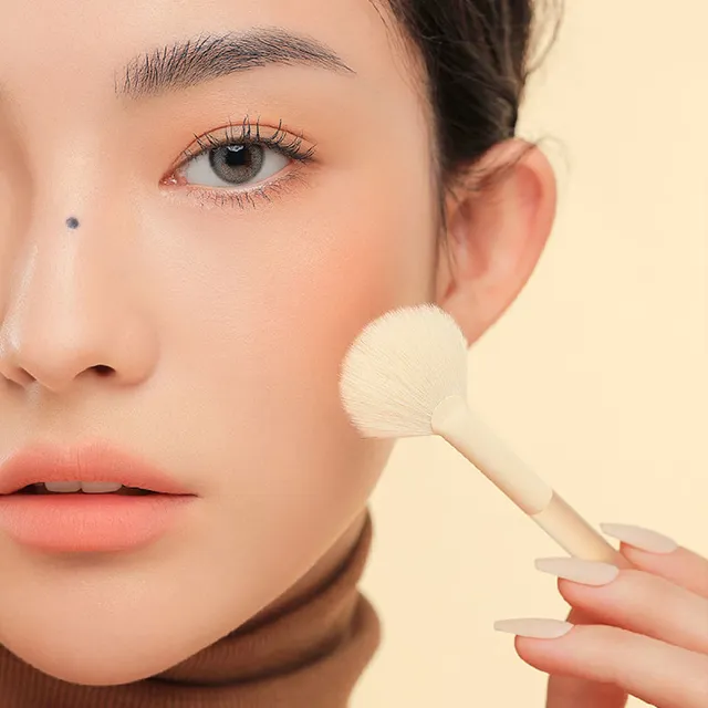 3CE 3CE FLAT OVAL FAN BRUSH 플랫 오벌 팬 브러쉬 - 위시버킷