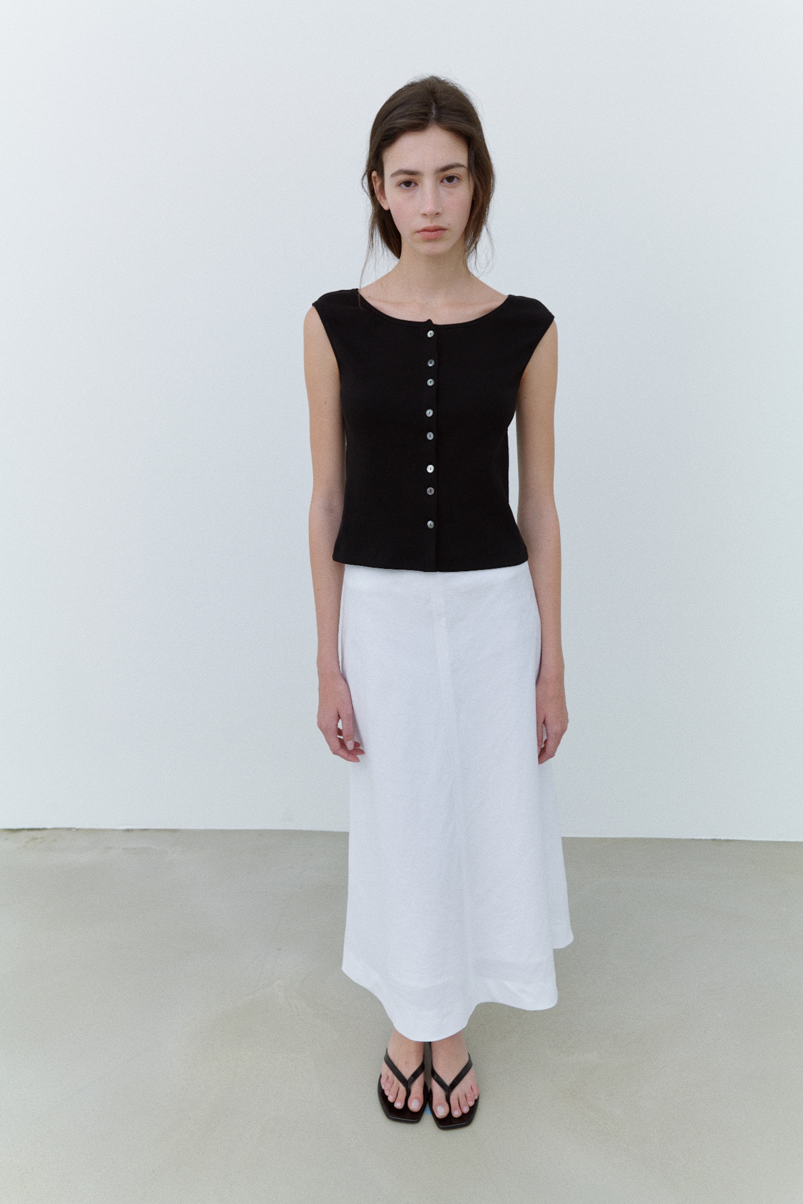 엘오61 Mer Buttoned Top in Black - 위시버킷