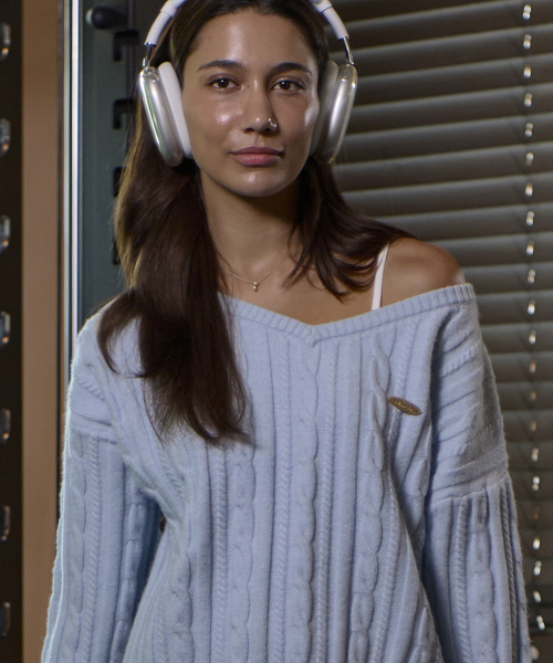 비터셀즈 비터셀즈(BITTERCELLS) C.G 브이넥 케이블 스웨터-스카이 블루 - 사이즈 & 후기 | 무신사 - 위시버킷