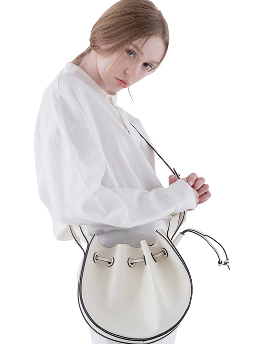 투오 OLI BAG_WHITE - 위시버킷