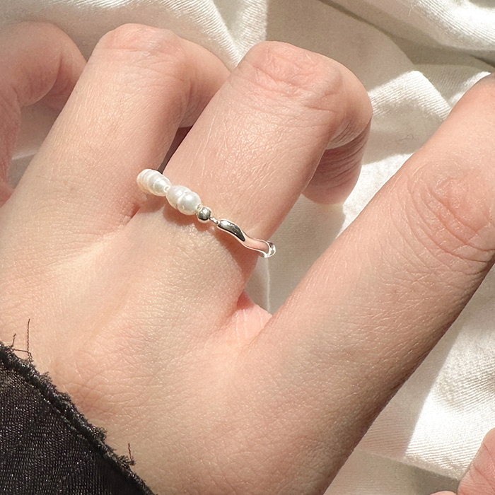 멜트앤플롯 f196 Half pearl ring (2color / Silver 925) - 위시버킷