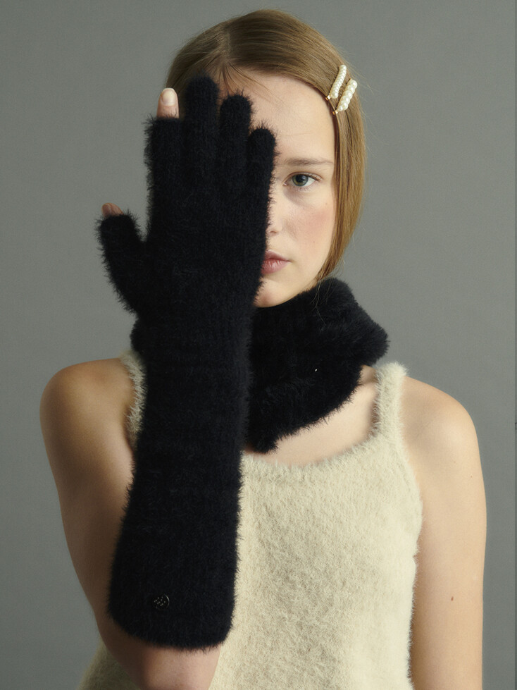 펀프롬펀 FUZZY KNIT LONG GLOVES, BLACK - 위시버킷