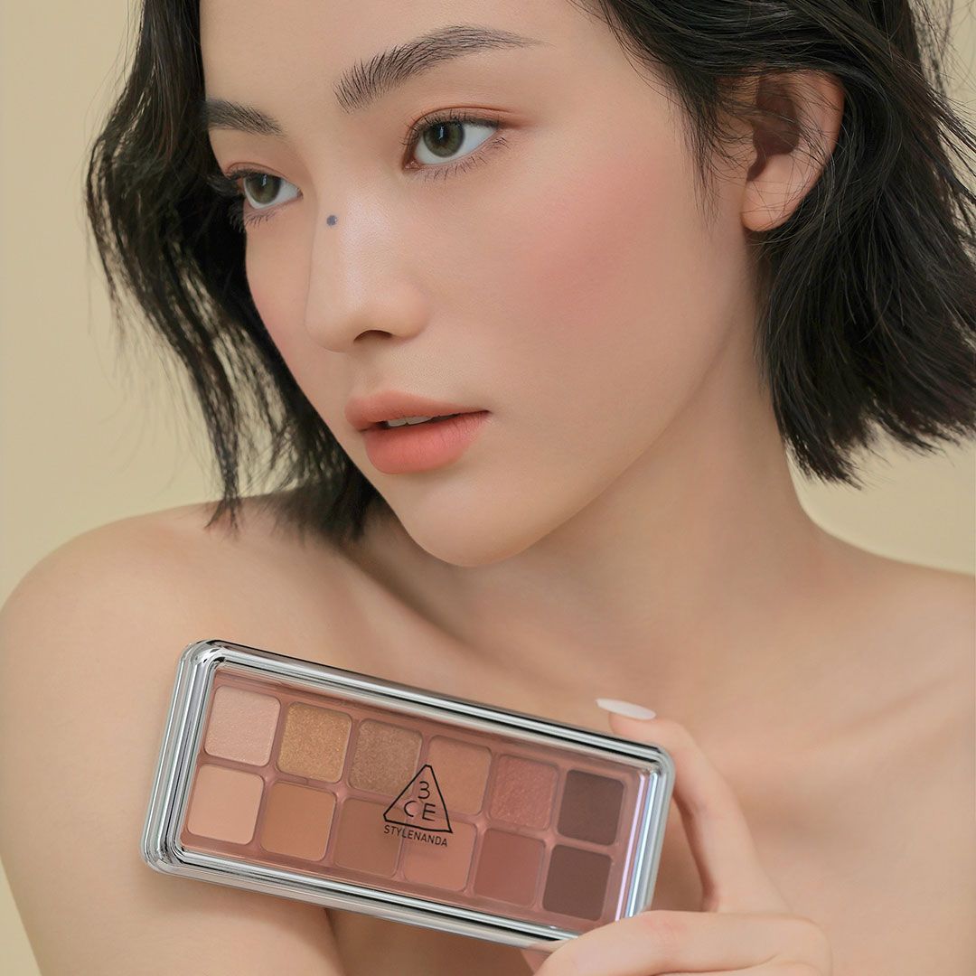 3CE 3CE NEW TAKE FACE BLUSHER 뉴 테이크 아이 섀도우 팔레트 - 위시버킷