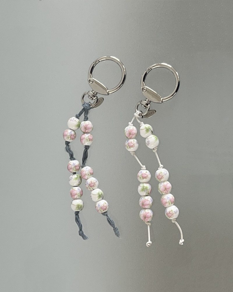 베이컨시 (VACANCY) flower-painted ceramic key ring - 위시버킷