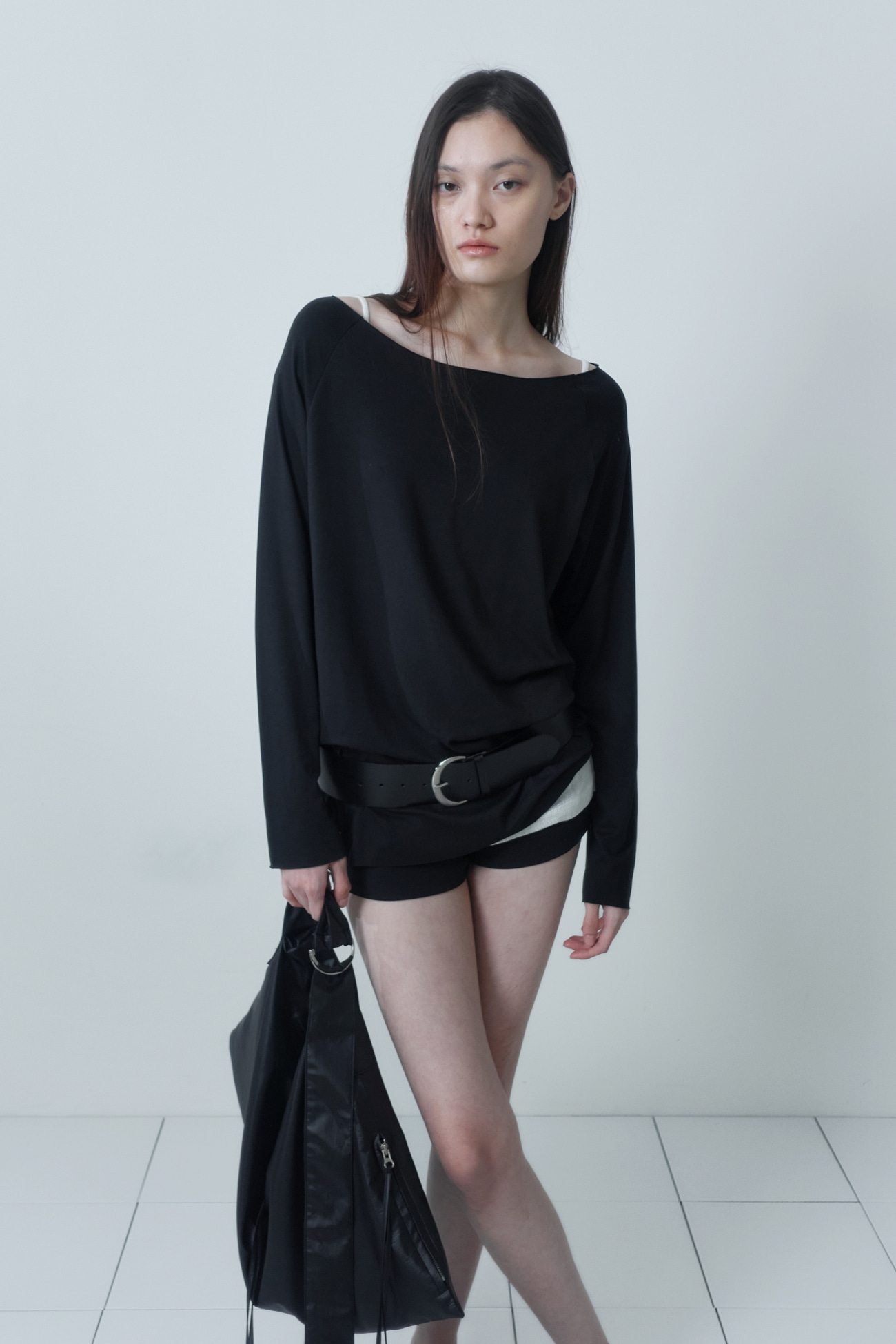 세릭 BASIC ROUND TOP / BLACK - 위시버킷