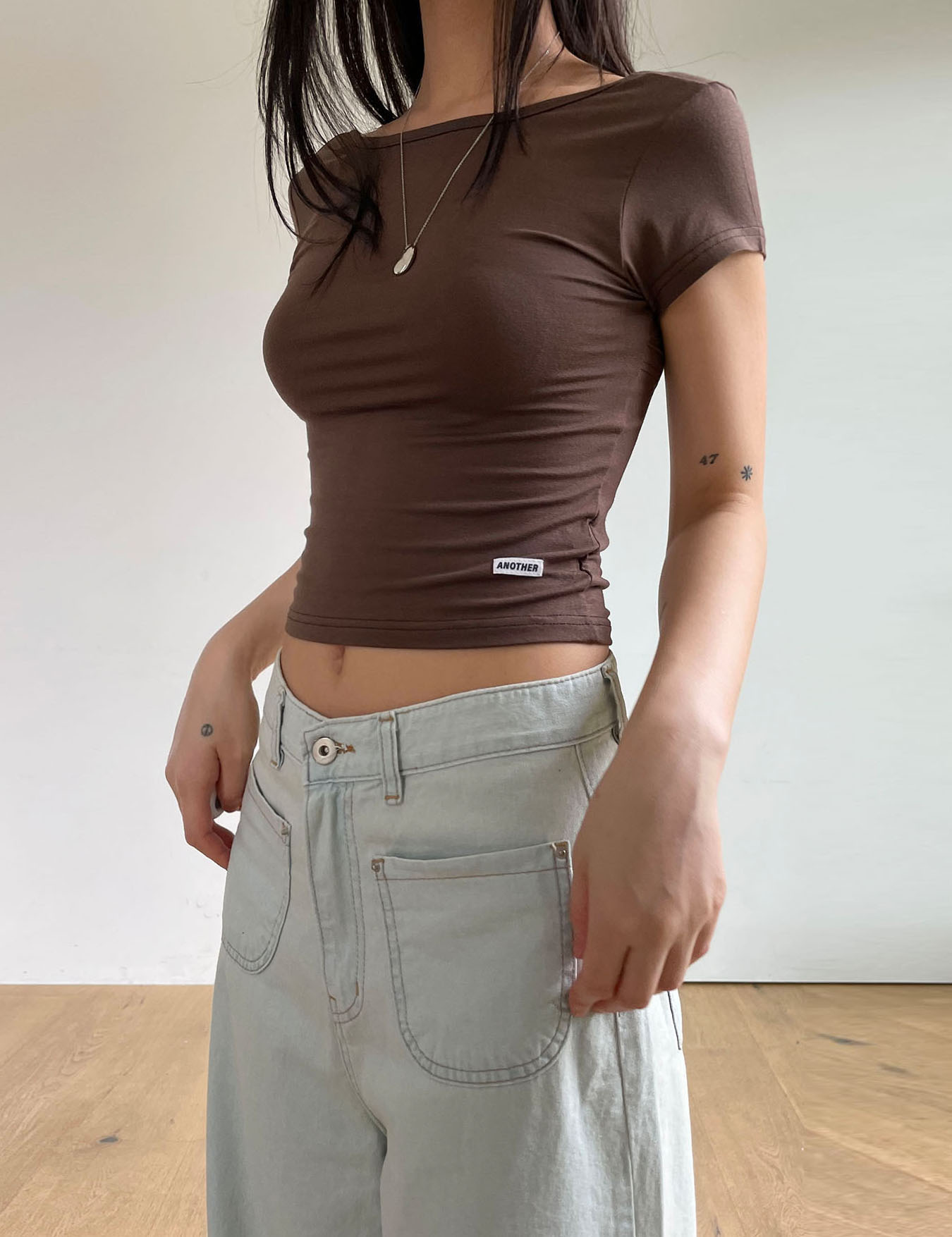 이너뮤트 backless patch top (3color) - 위시버킷