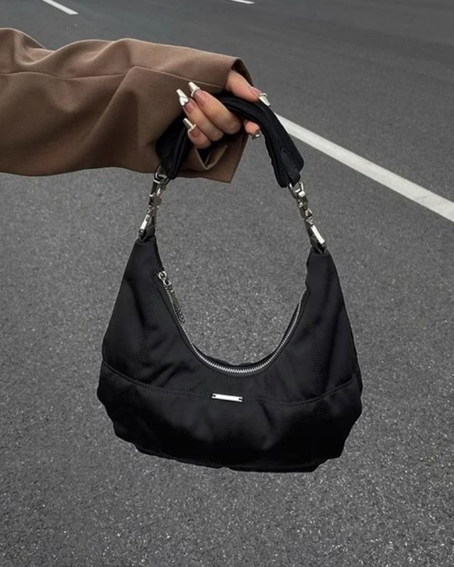 온디드 초빈 네모 퀼팅 나일론 크로스 숄더 호보백 - 위시버킷