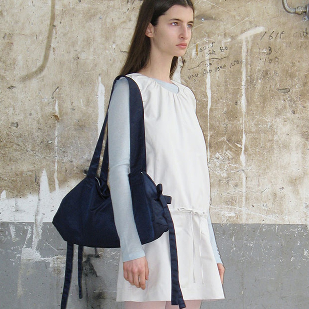 노앤뮤트 Pigtails ribbon bag Navy - 위시버킷