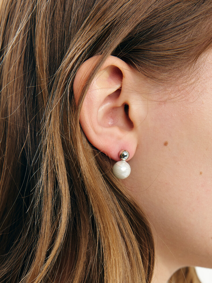 모어쥬드 Peace Pearl Earring - 위시버킷