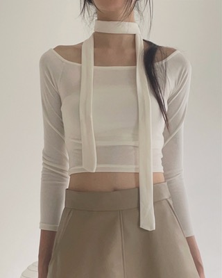 아델리오 off shoulder scarf tee (2color) - 위시버킷