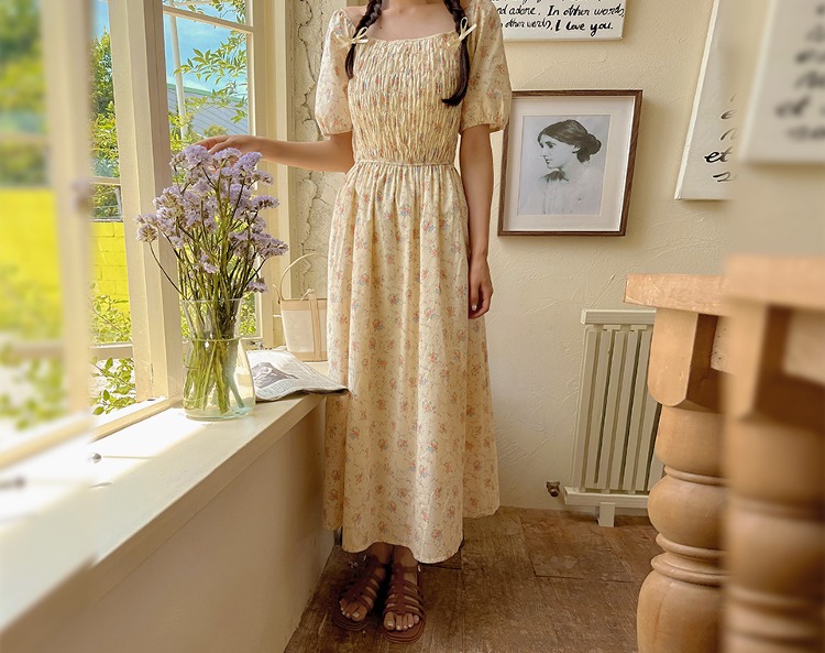 리리앤코 플러리아 코튼 플라워 투웨이 밴딩 롱 원피스 여름 신상 데일리 데이트 썸머룩 바캉스룩 여행룩 휴양지룩 휴가룩 플라워원피스 패턴 스모크밴딩 오프숄더 퍼프 롱원피스