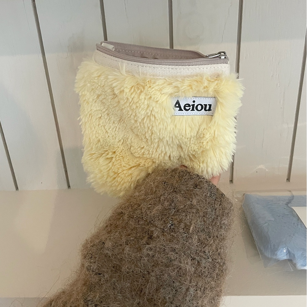아에이오우 Aeiou Basic Pouch (M size) Fur Castella - 위시버킷