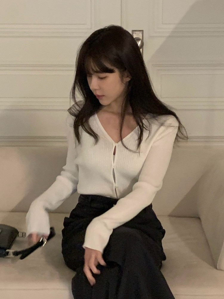 베르가못 블랙 당일 / 베르가못 레나 골지 가디건 울 긴팔 브이넥 니트 cd (3col) - 위시버킷