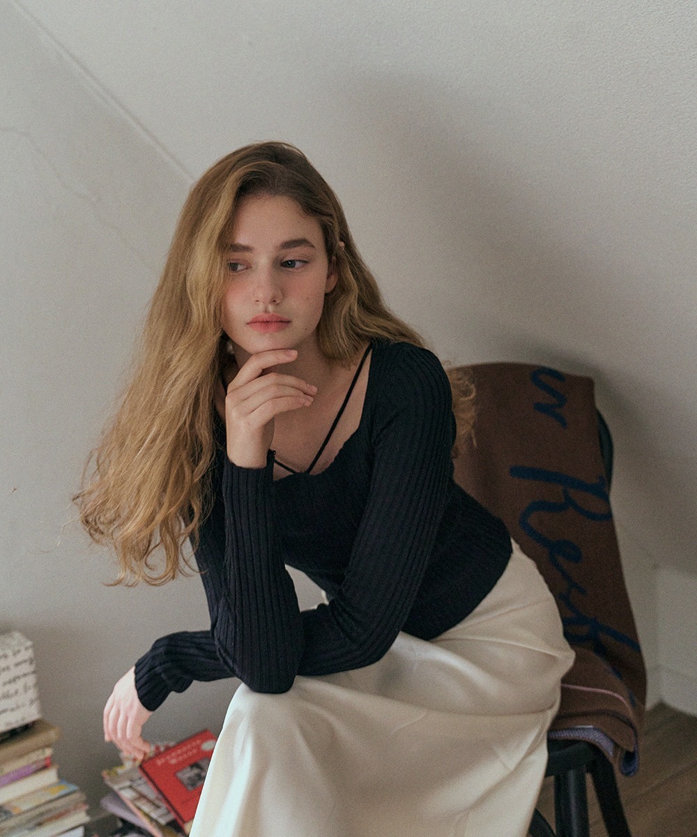 라파엘 Squre slick knit top (Black) - 위시버킷