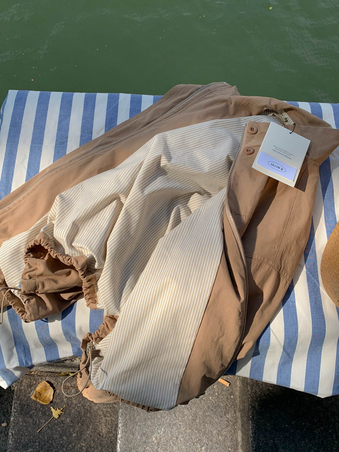 슬로우비 피클 블루종 점퍼_Pickle Blue Species jumper - 위시버킷