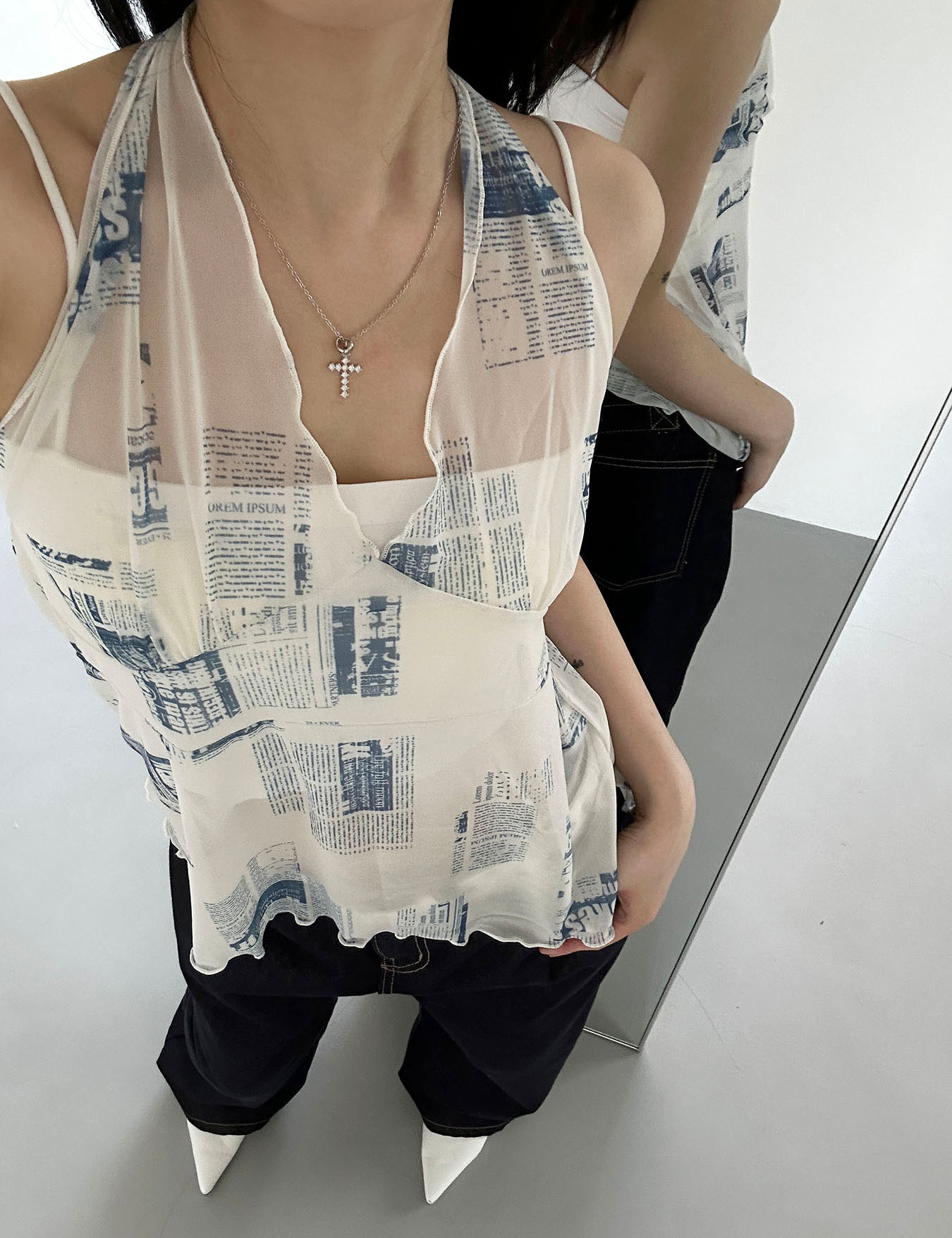 이너뮤트 이너뮤트 news halter blouse (2color) - 위시버킷