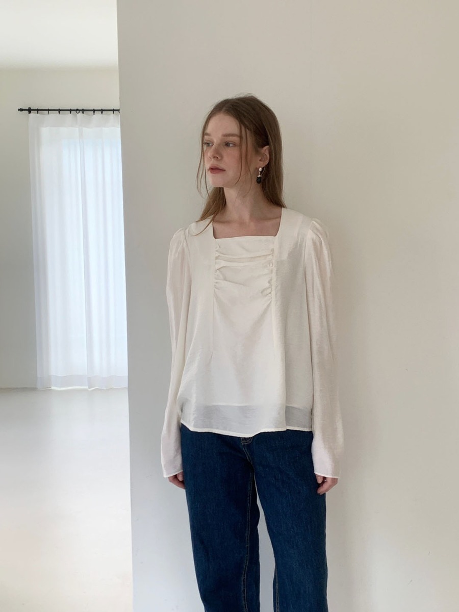 드멜리 sheer shirring blouse cream (2차 open) - 위시버킷