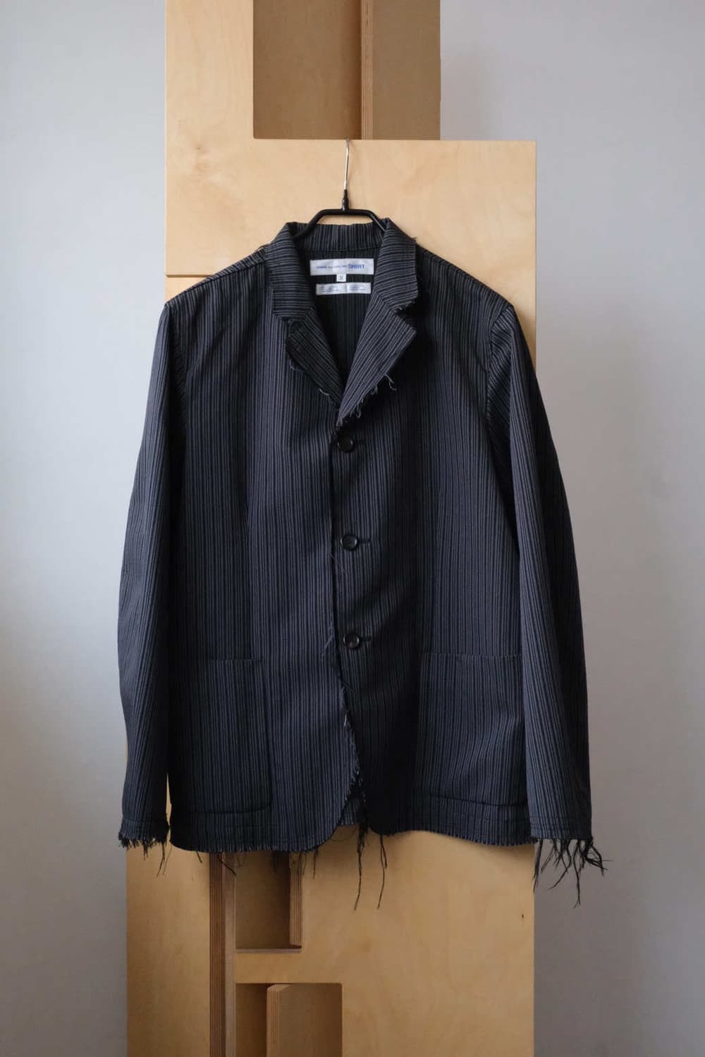 꼼데가르송 Distressed Pinstripe Jacket | 후루츠패밀리 - 위시버킷