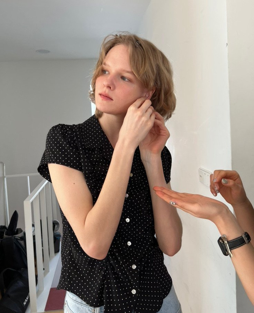 샵로이배드 [24ss]Shirring dot blouse , 2col - 위시버킷