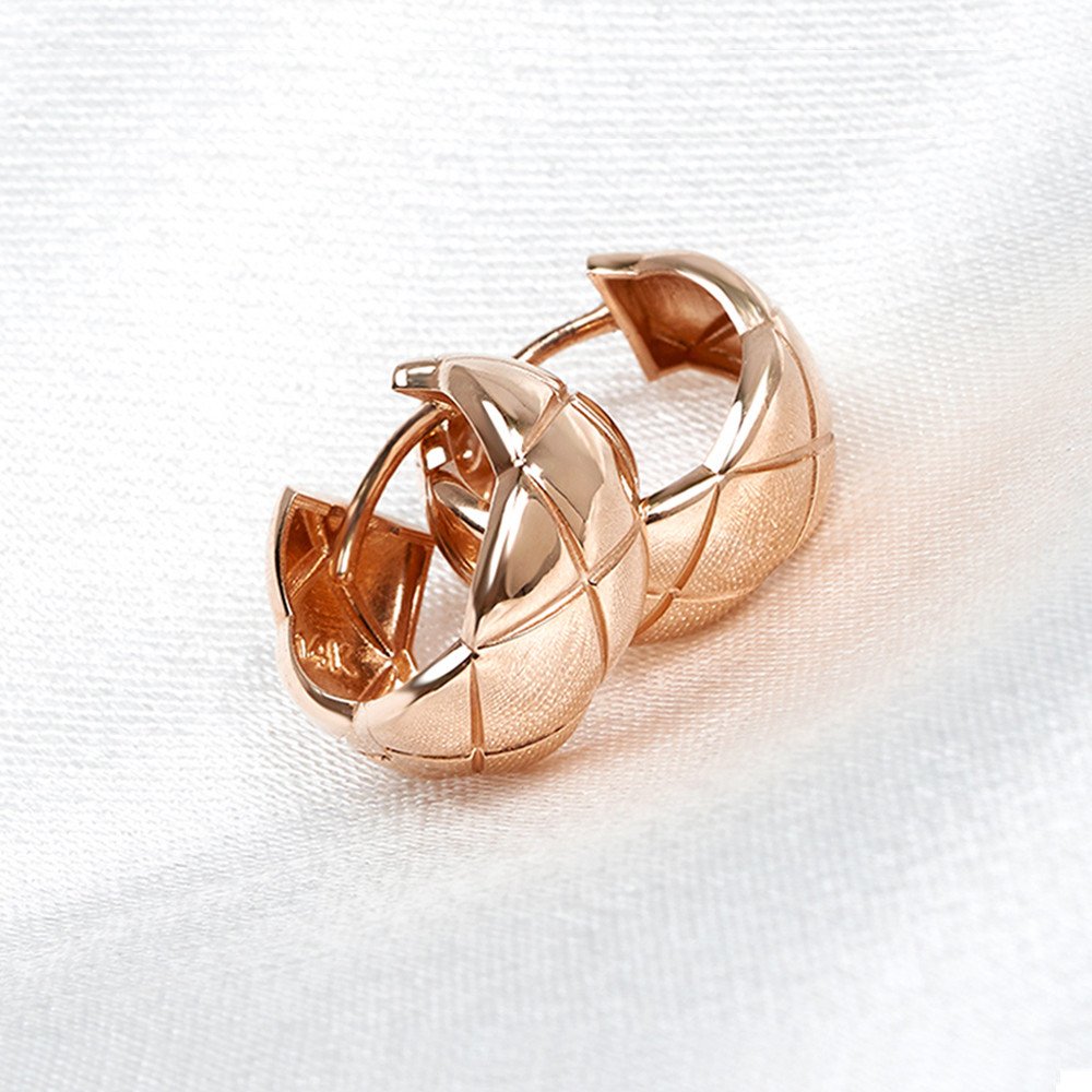 D102 14K, 18K 쿠션 퀼팅 볼드 볼륨 원터치 데일리 귀걸이 - 위시버킷