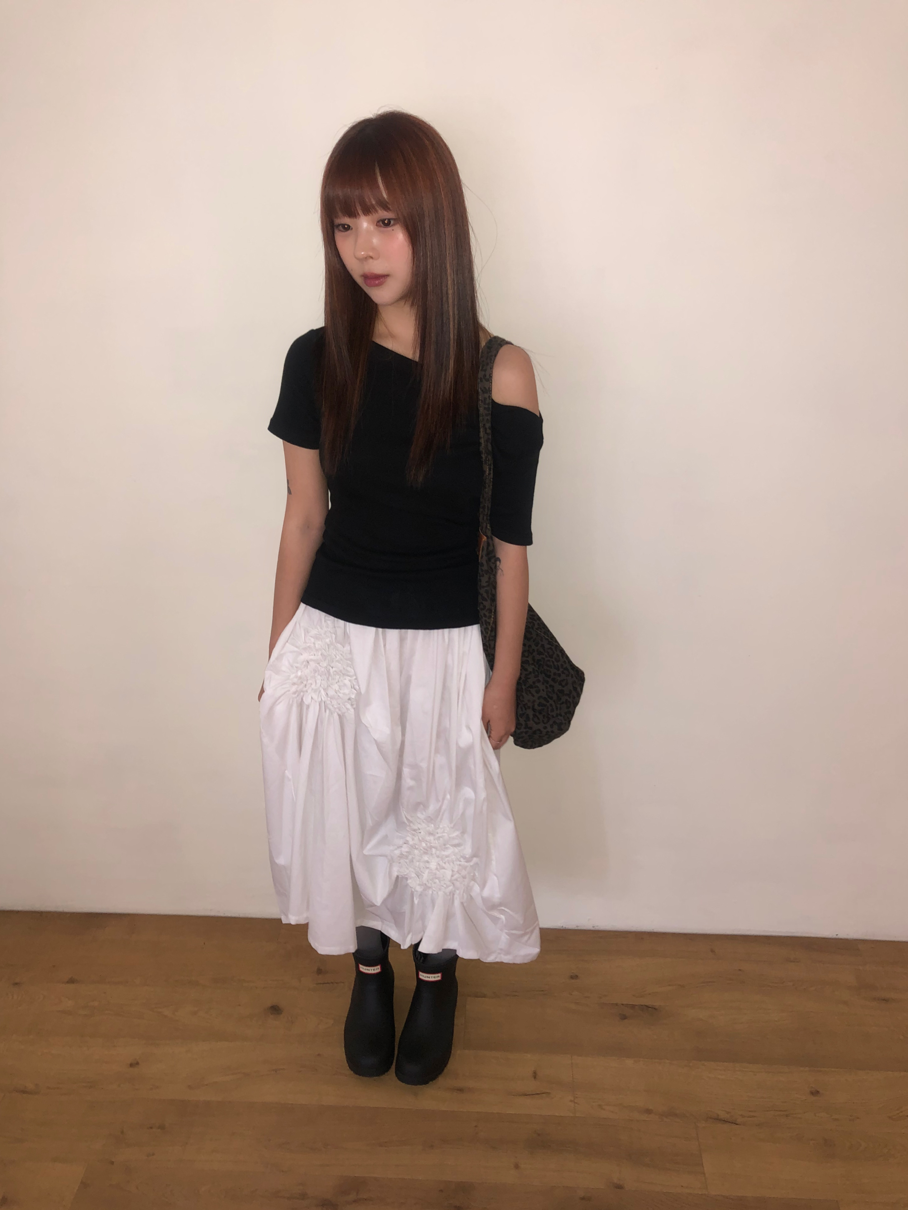 카나에 off-shoulder tee (2c) - 위시버킷