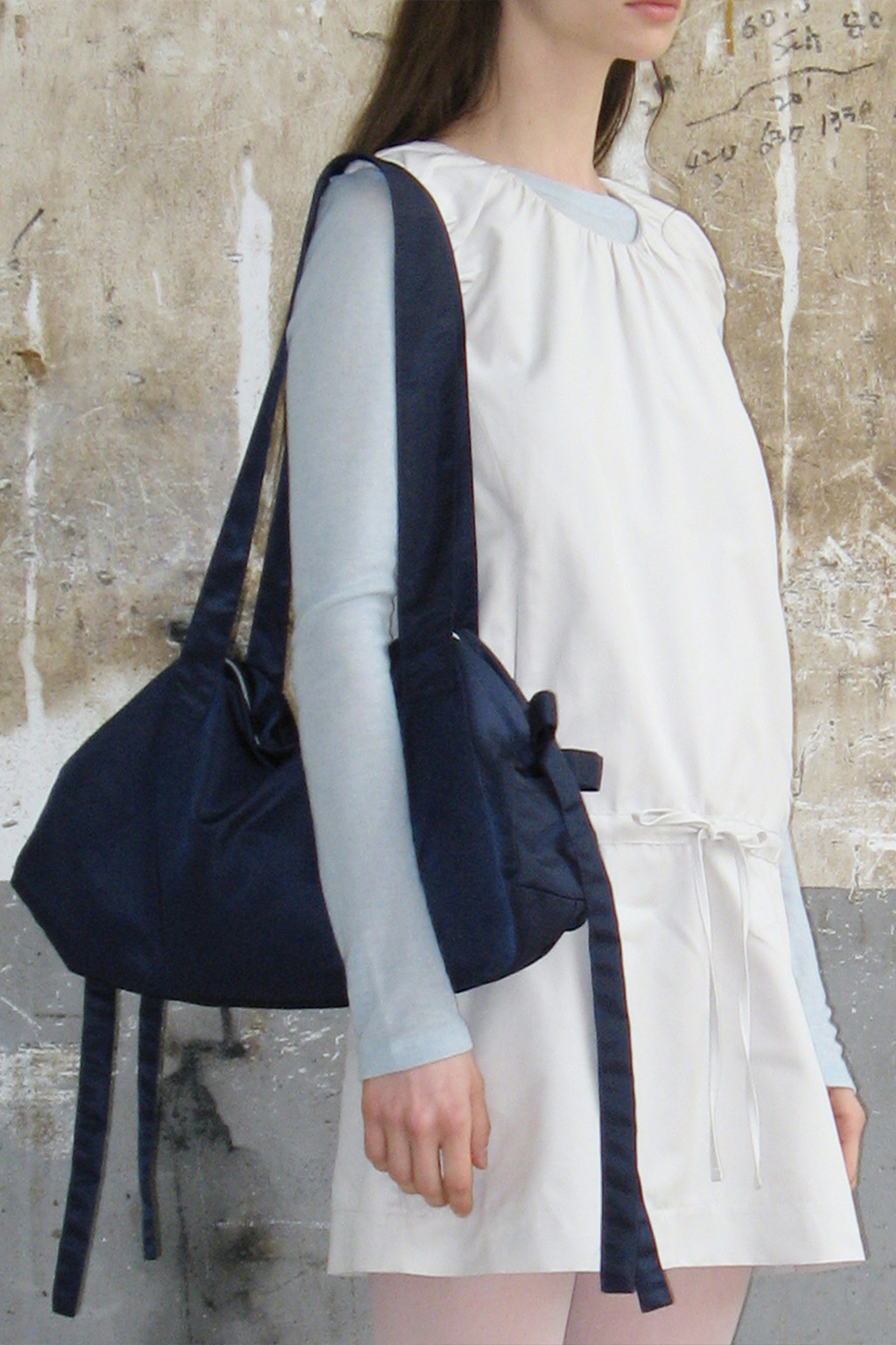 노앤뮤트 Pigtails ribbon bag Navy - 위시버킷