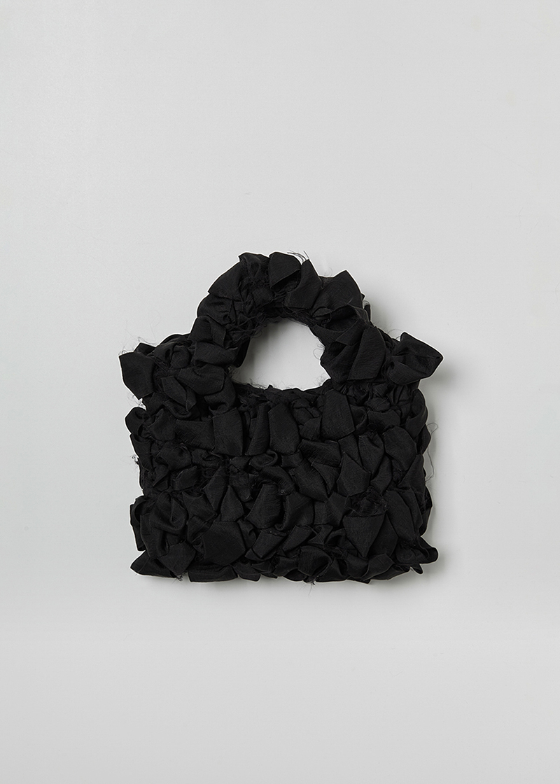 낫띵 에브리띵 RUFFLE TOTE BAG IN BLACK - 위시버킷