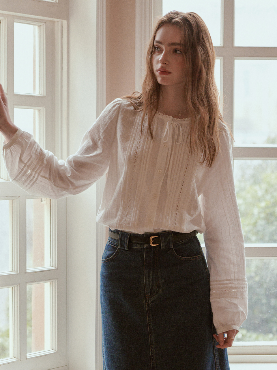 르니나 SHAYNA ribbon round neck shirt_white - 위시버킷