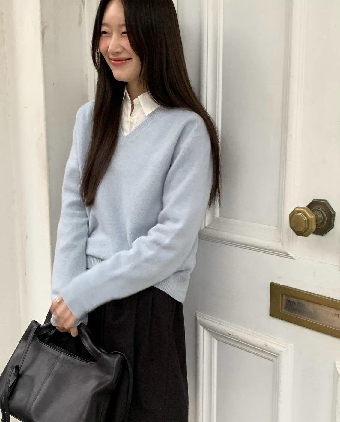 나우어데이즈 jinsim 진심 뎁스 홀가 스웨터 캐시미어 울 긴팔 브이넥 니트 (4col) - 위시버킷