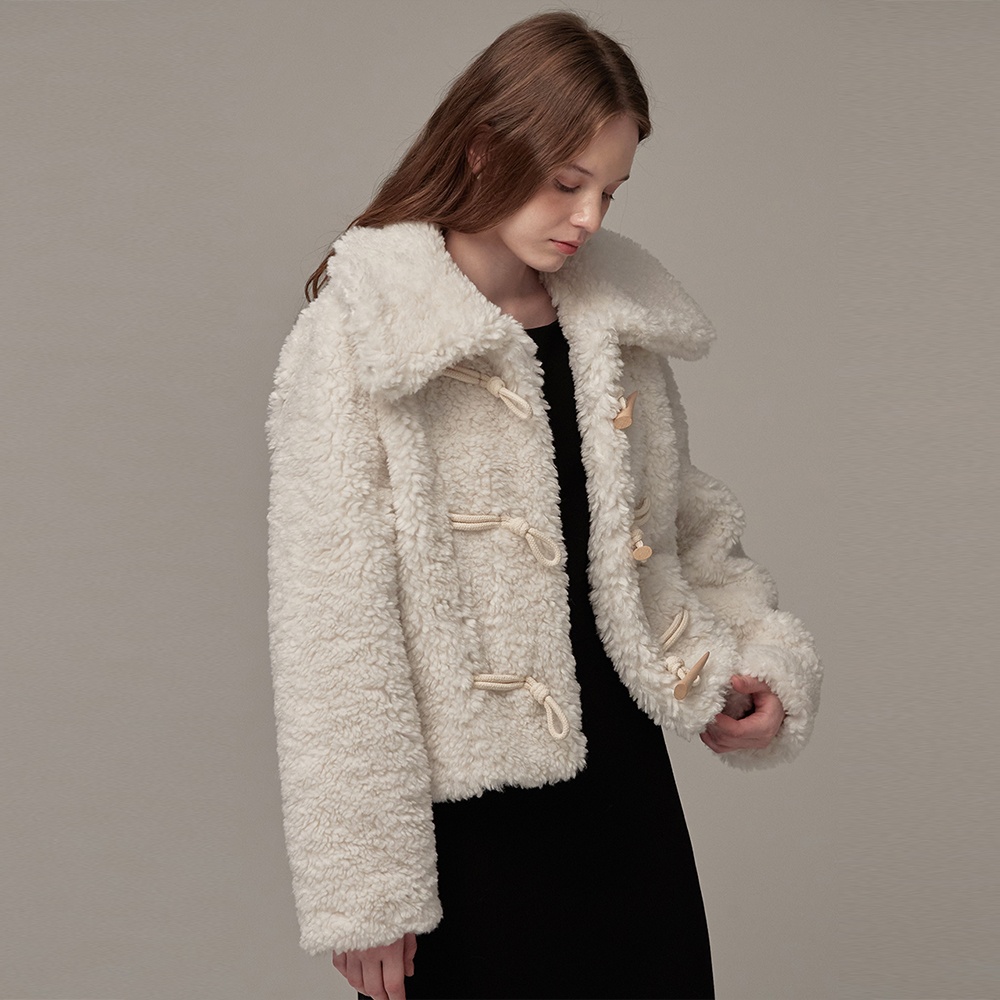 비뮤즈맨션 Toggle fur jacket - Ivory - 위시버킷