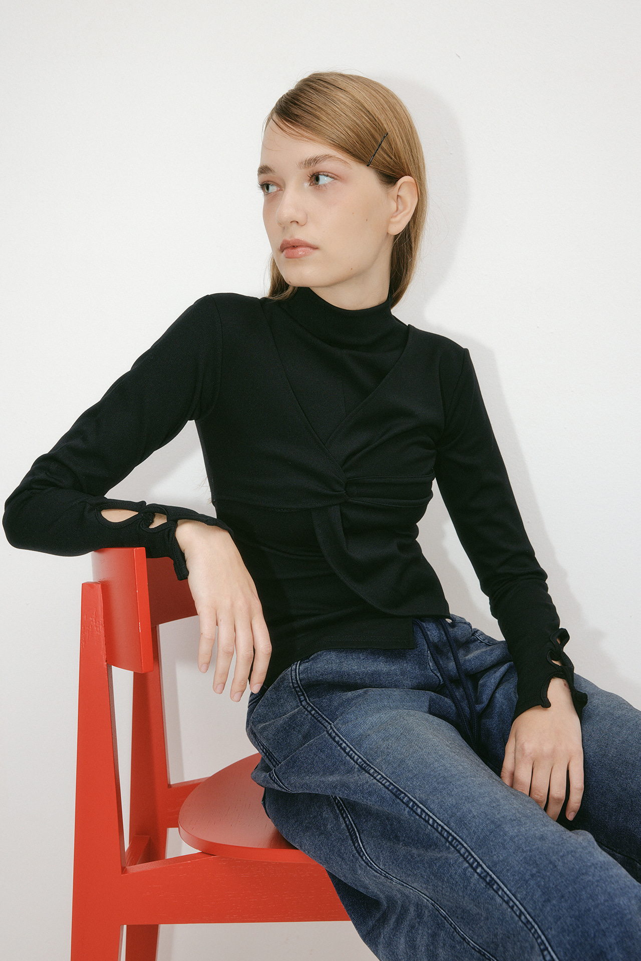 유즈 TWIST DETAIL LAYERED TOP - BLACK - 위시버킷