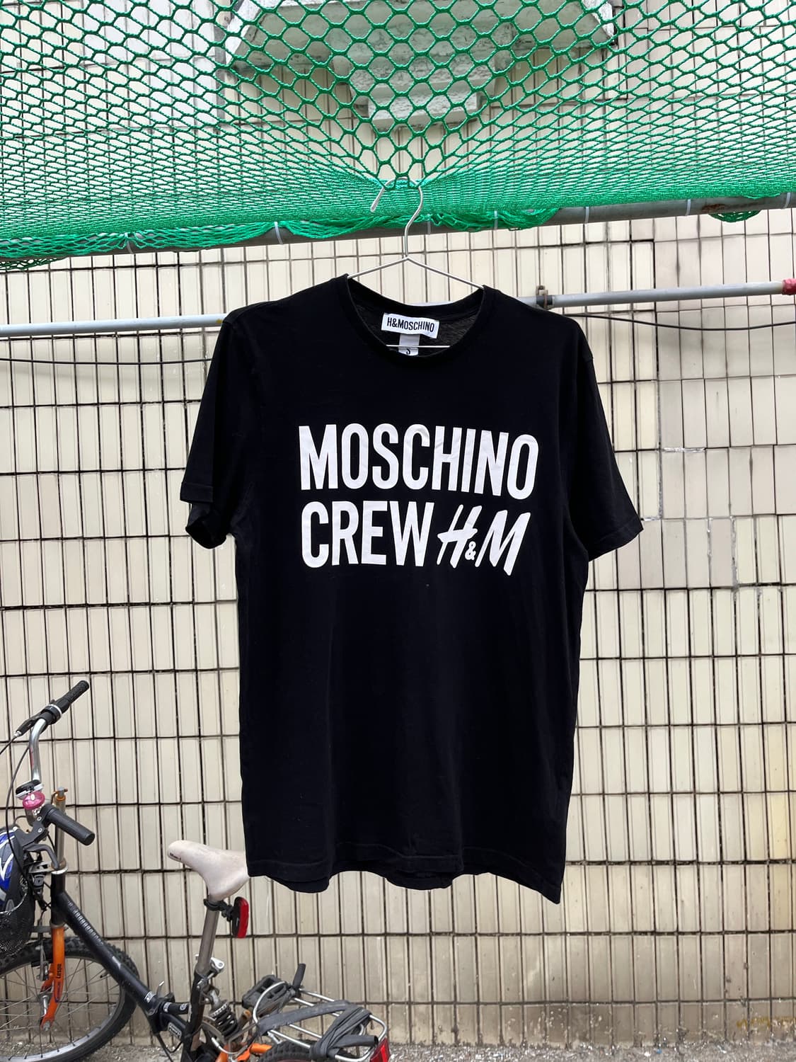 모스키노 모스키노xH&M 2018 레터링 반팔티셔츠 | 후루츠패밀리 - 위시버킷