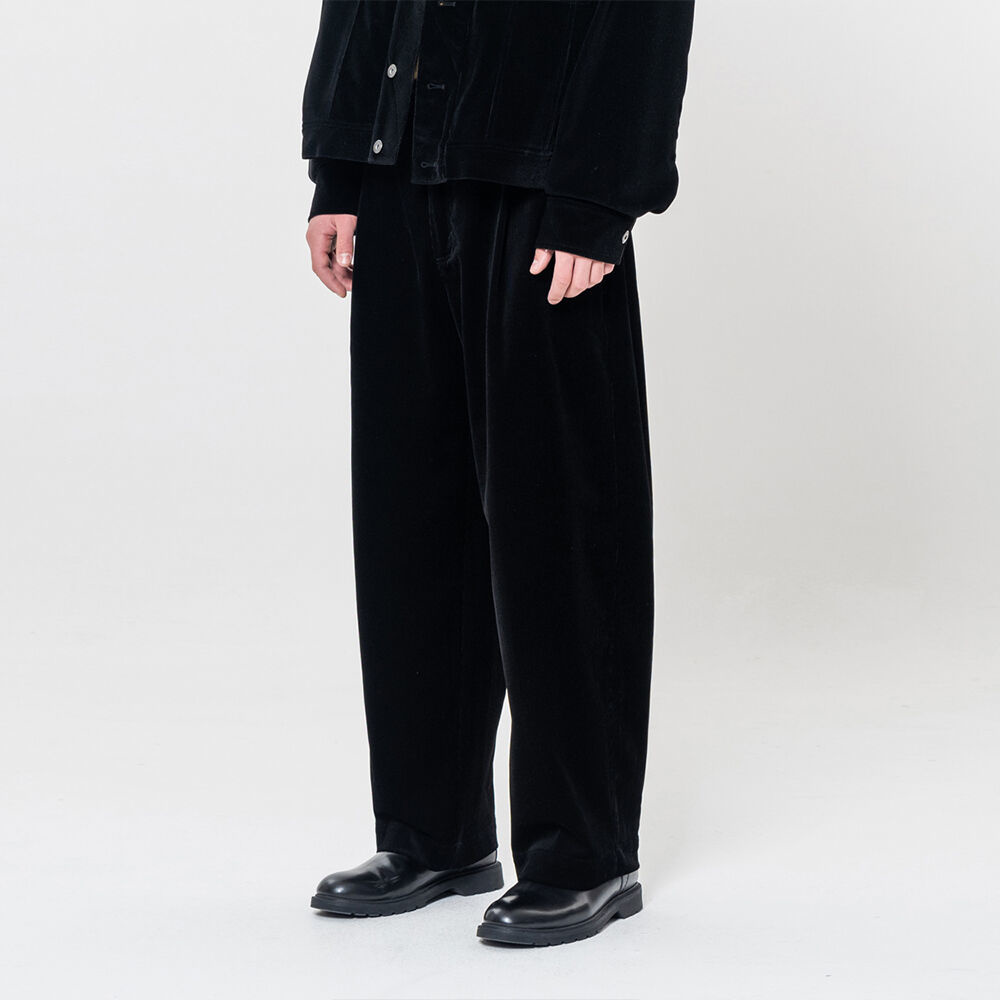 비슬로우 [스탠다드]21FW CORDUROY ONE TUCK CURVED PANTS BLACK - 위시버킷