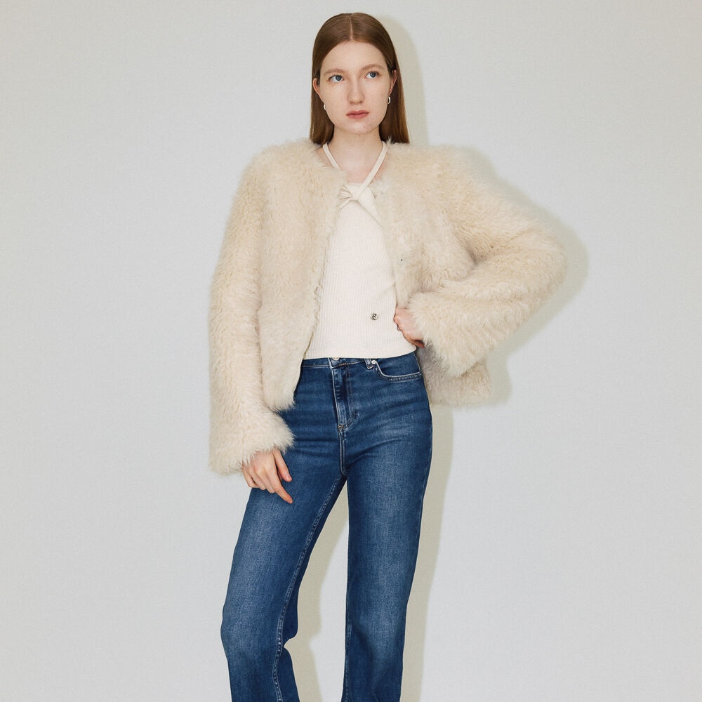 콤스튜디오 CO FAUX FUR FLARED JACKET_LIGHT BEIGE - 위시버킷