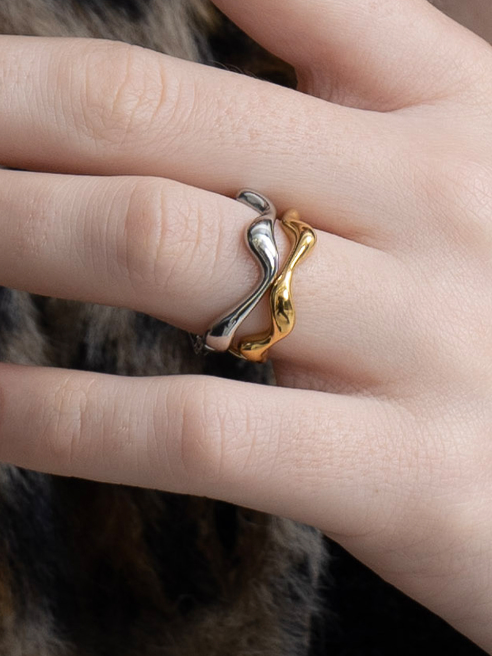 스칼렛또 [2SET][써지컬스틸]DC027_CHIxSCLT Gold silver wave ring set - 위시버킷