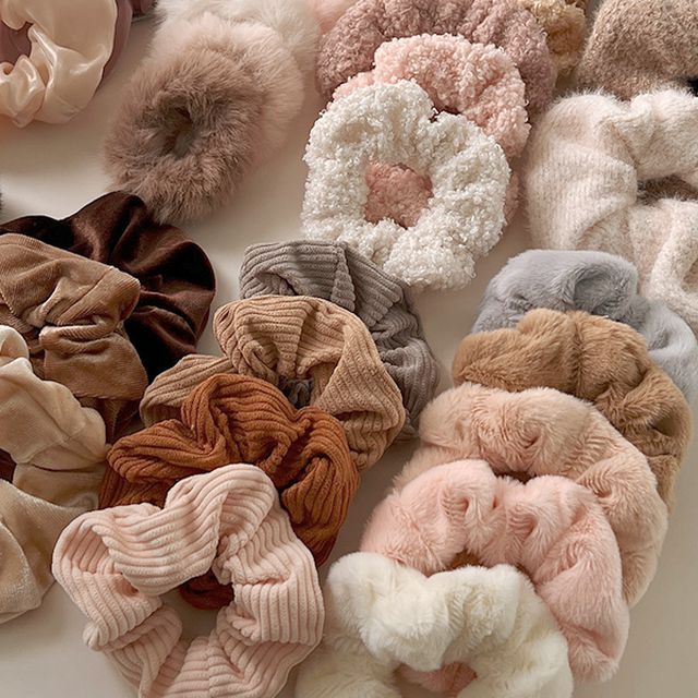 쁘띠러브 18종부드러운촉감 밍크 왕 곱창머리끈 니트 방울 털 곱창밴드 가을겨울 뽀글이 반머리 올림머리 집게핀 곱창끈 세트 헤어슈슈 머리고무줄 스크런치 명품머리끈 당고