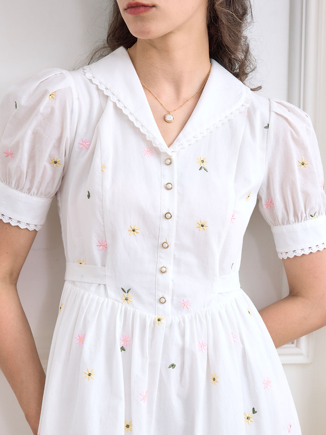 심플레트로 【Final Sale】Mariam V Neck Daisy Embroidered Dress - White / S - 위시버킷