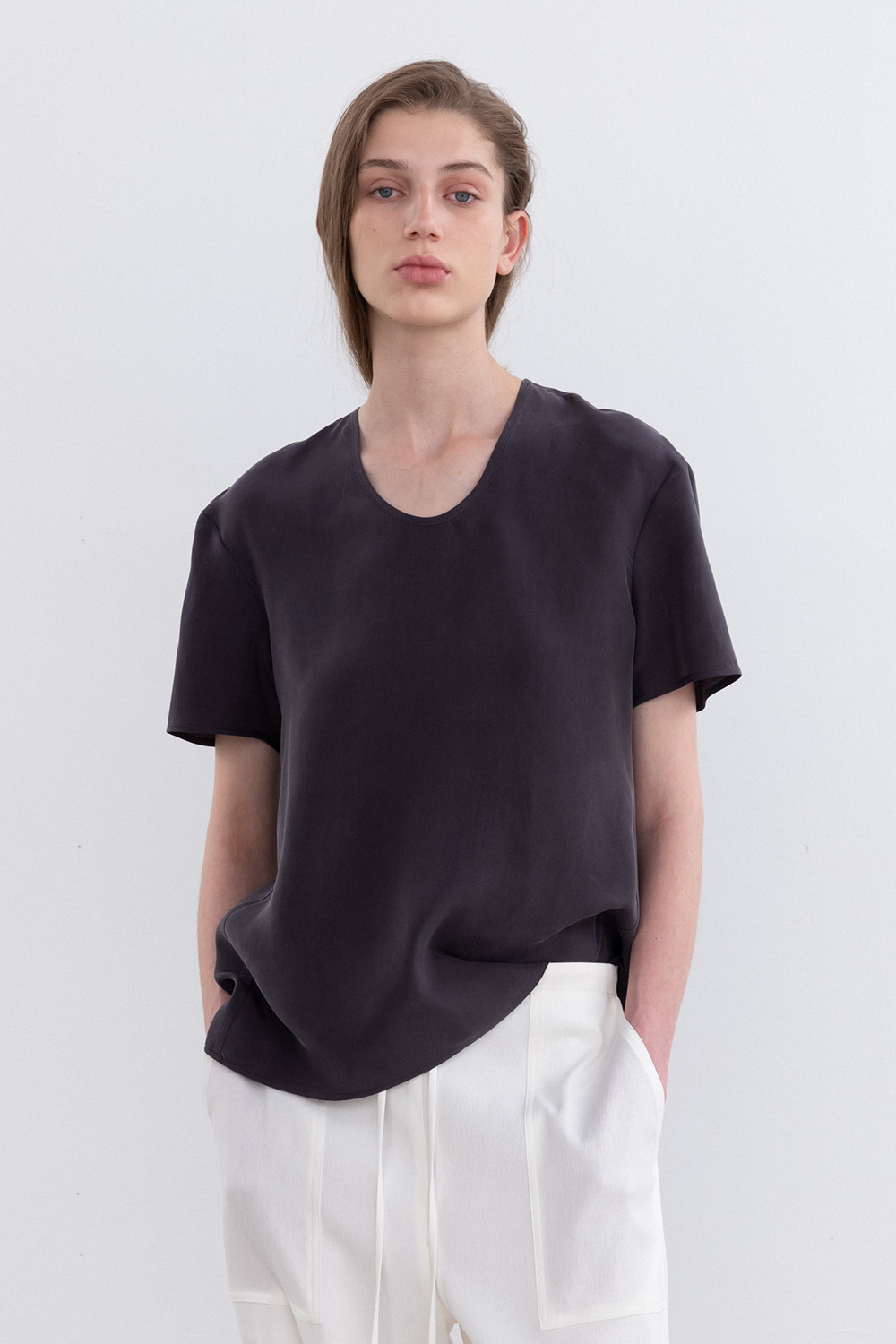 레이스 Basic Round Neck Blouse _Charcoal - 위시버킷