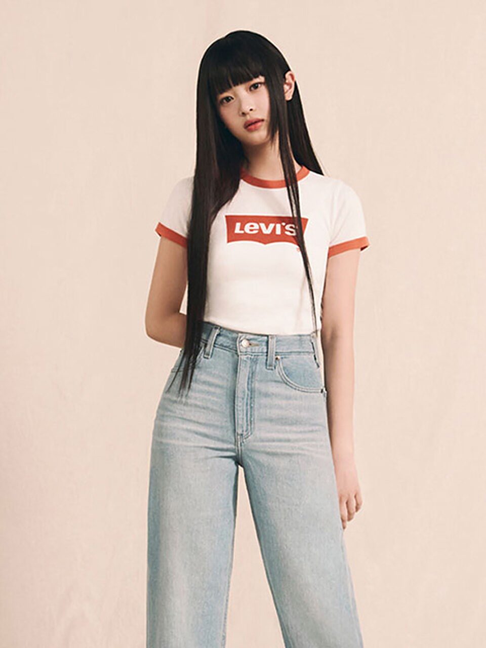 리바이스 💙뉴진스 하니 착용💙 그래픽 링거 미니 티셔츠_A3523-0004 - 위시버킷