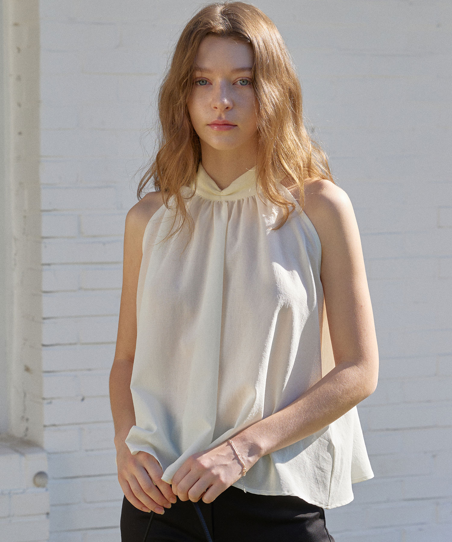 레터프롬문 Bell Ribbon Halter Neck Flare Blouse ( Ivory ) - 위시버킷