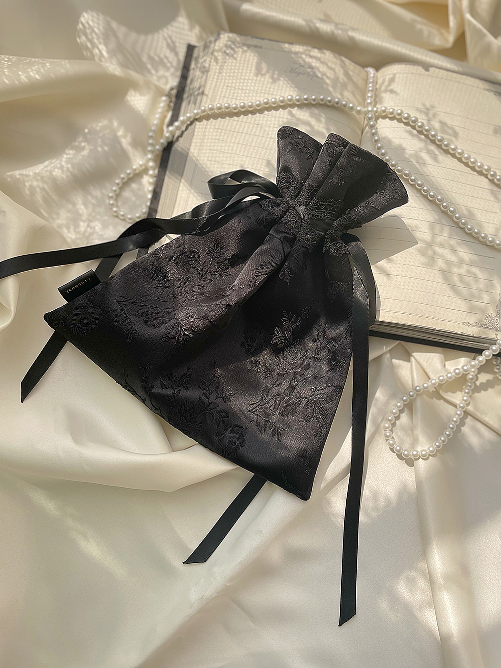 에트레로제 Rose Broderie Lace String Pouch (S) - 위시버킷