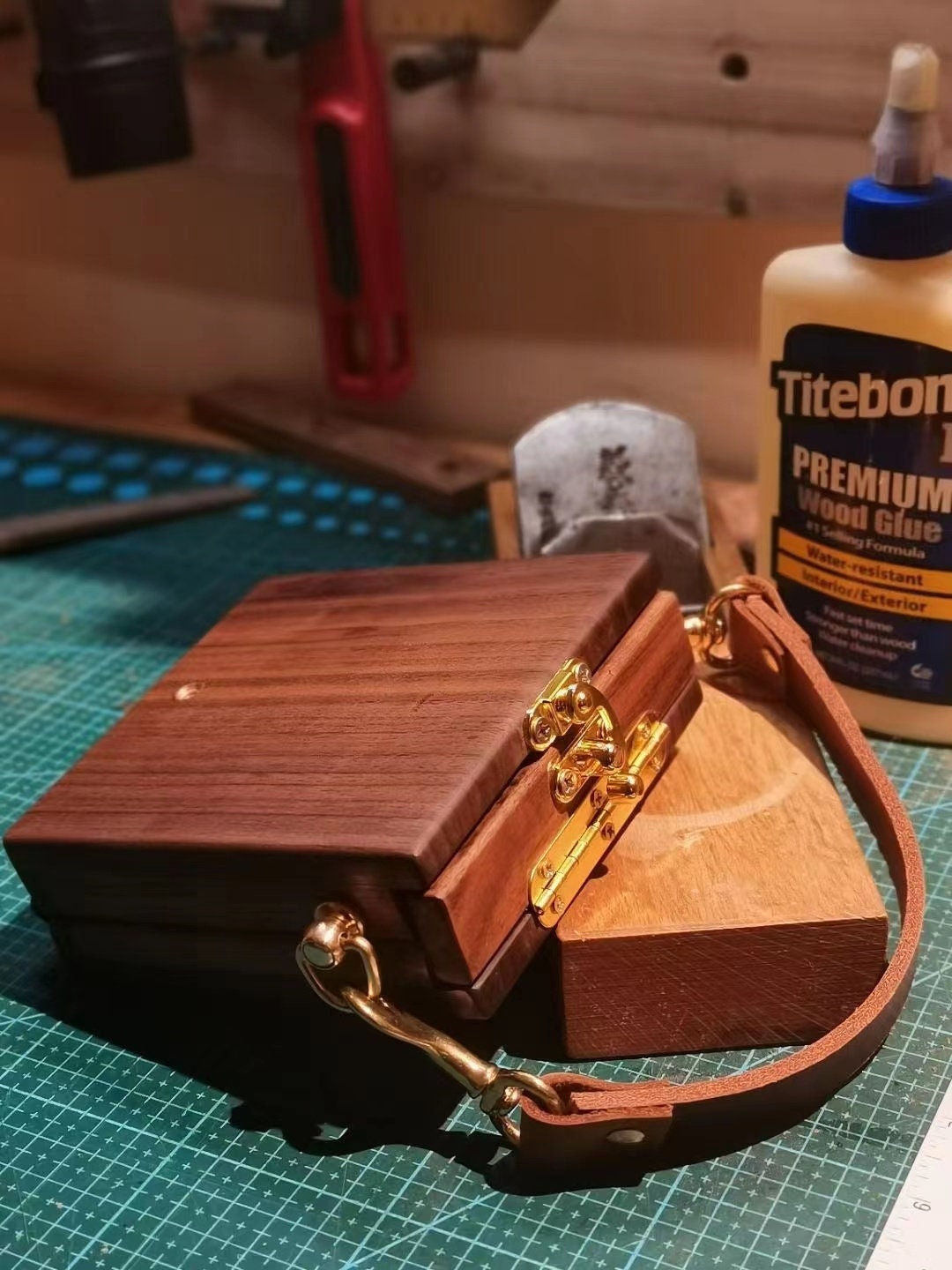 Custom Handmade Traveling Pochade Box for Lady Leather Handle, Black ...