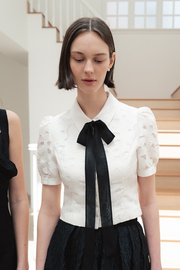 브라이드앤유 RUBY Silk jacquard cropped blouse (Ivory) - 위시버킷