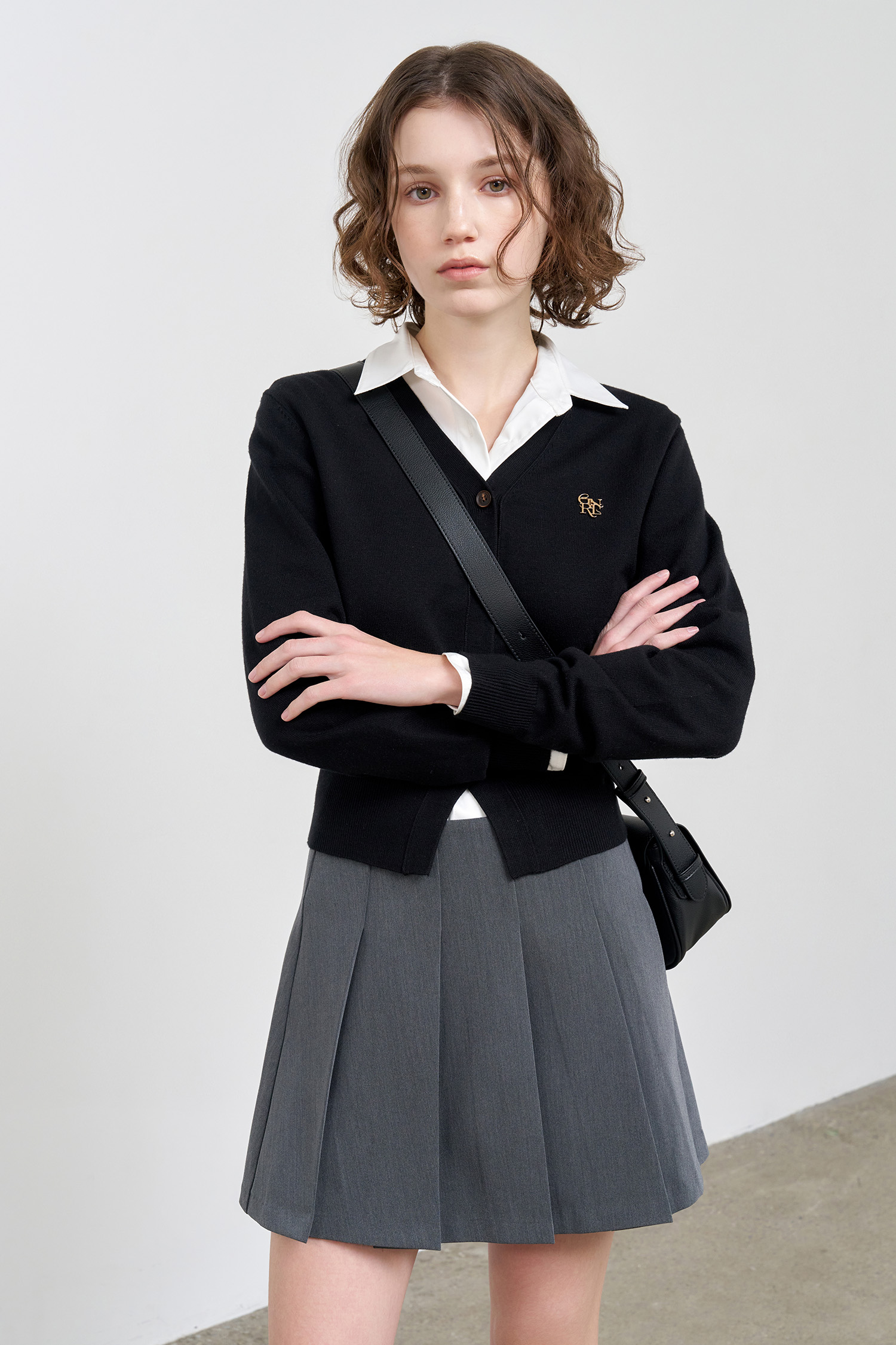 제너럴아이디어 WOMAN GNRL 에센셜 가디건 [BLACK] - 위시버킷