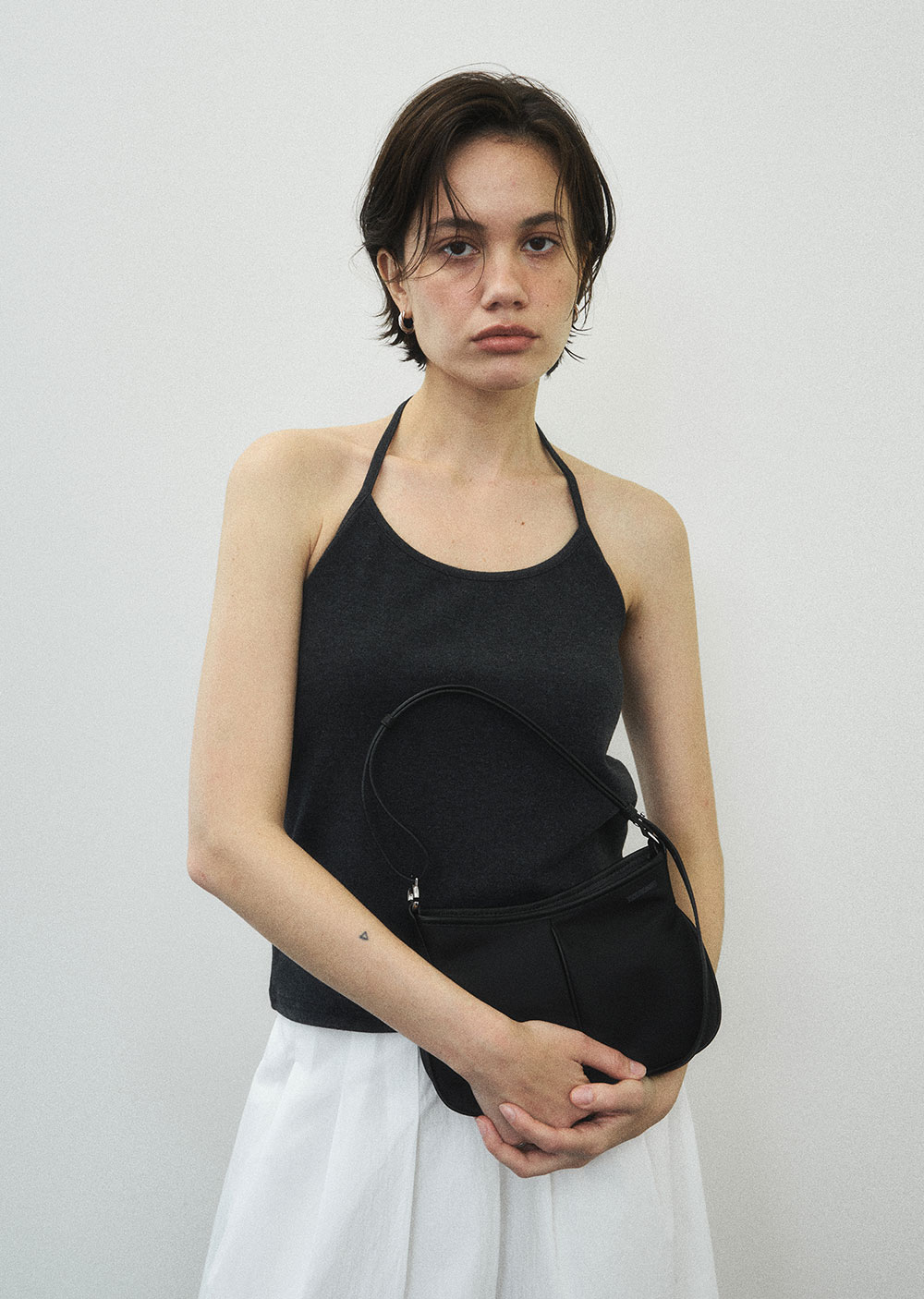 어그스트 halter neck sleeveless (2color) - 위시버킷