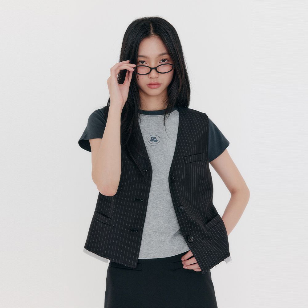 지지지 Pinstripe Tailoring Vest _ Black - 위시버킷