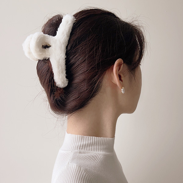 쁘띠러브 쁘띠러브 무배 6종빵빵한볼륨감 가을겨울 밍크 퍼집게핀 기모 헤어핀 대왕 꼬임 사각 털집게핀 명품 머리핀 고급 올림머리 반머리 반묶음 머리집게 빅사이즈 미니